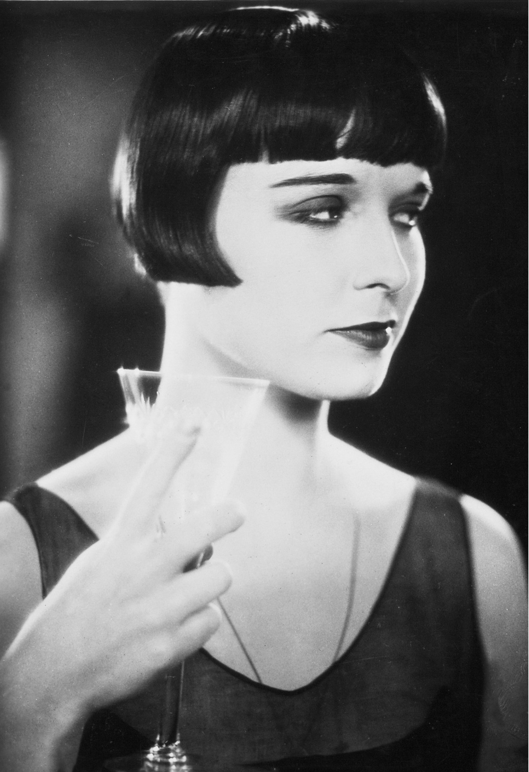 the-bob-a-timeless-cut-inspired-by-louise-brooks-m-m-hair-academy